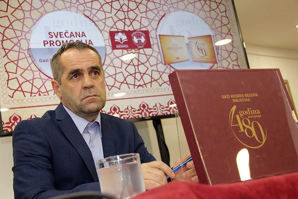Mostar: Promocija monogafije "Zlatno polje" Hasana Eminovića | INS